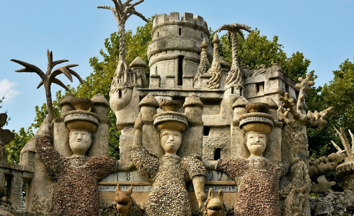 Le Palais Idéal du Facteur Cheval: Un chef-d’œuvre de l’art naïf – La ...